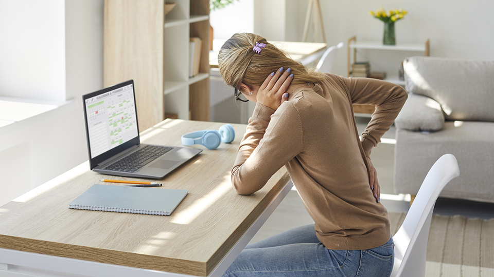 How to Ease Desk Job Pain | INTEGRIS Health
